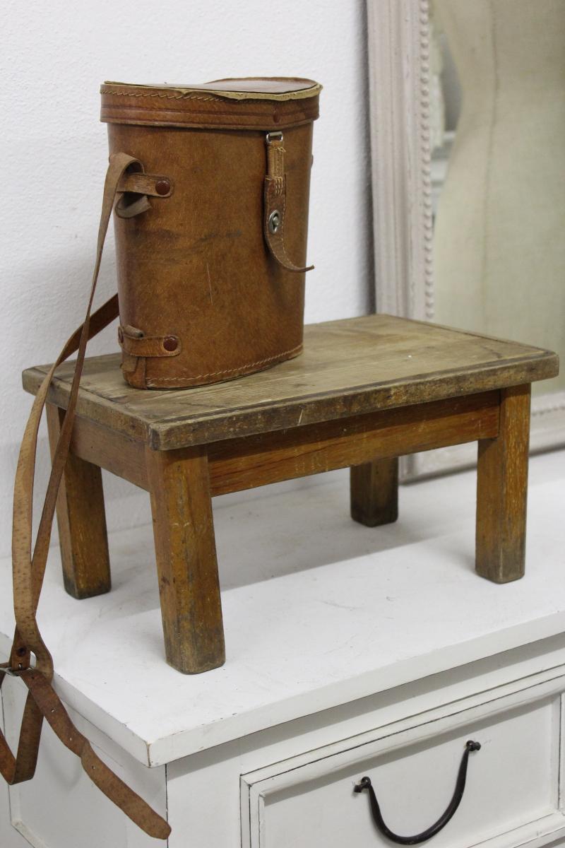 Wedernoch.ch - Alter Hocker